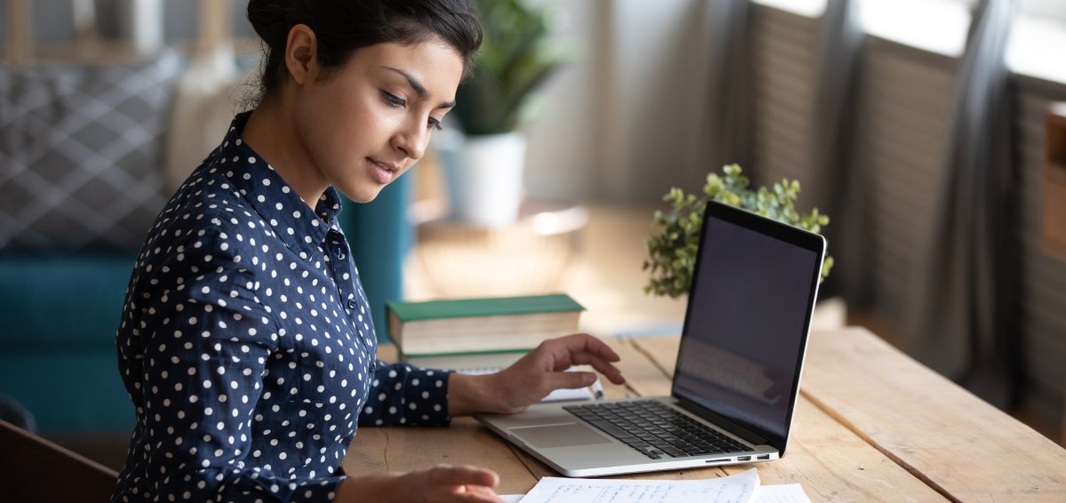 Estudiar y trabajar: consejos para lograrlo con éxito | BlogUCSP